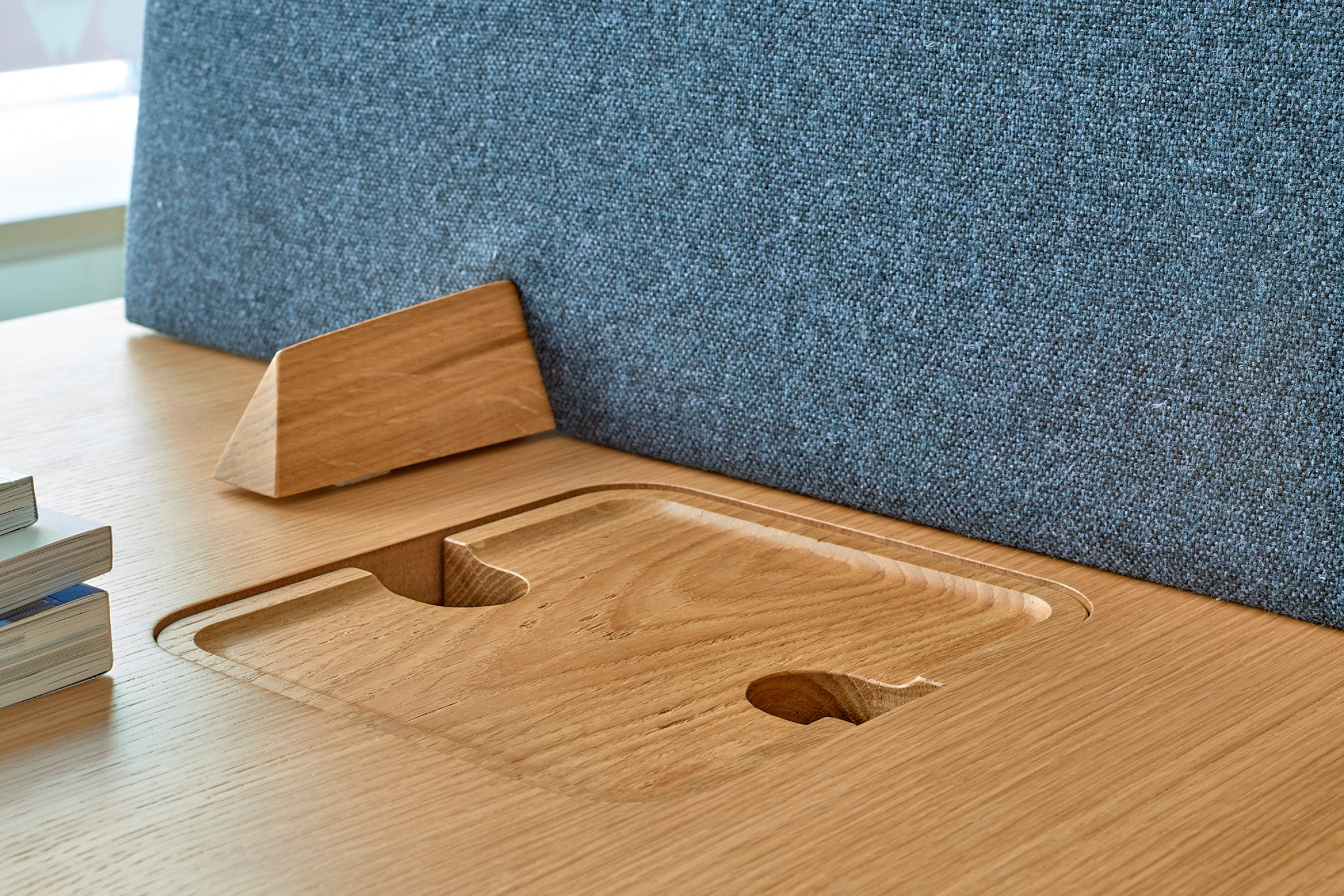 VWork Desk by Simon Pengelly | Modus Furniture